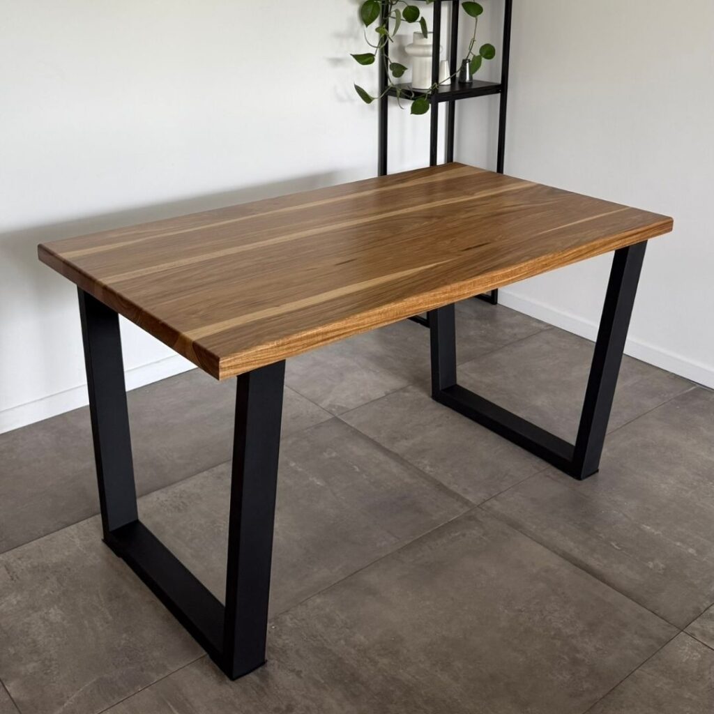 Mesa Cremona Cuadrada Madera Maciza Zoita y Hierro